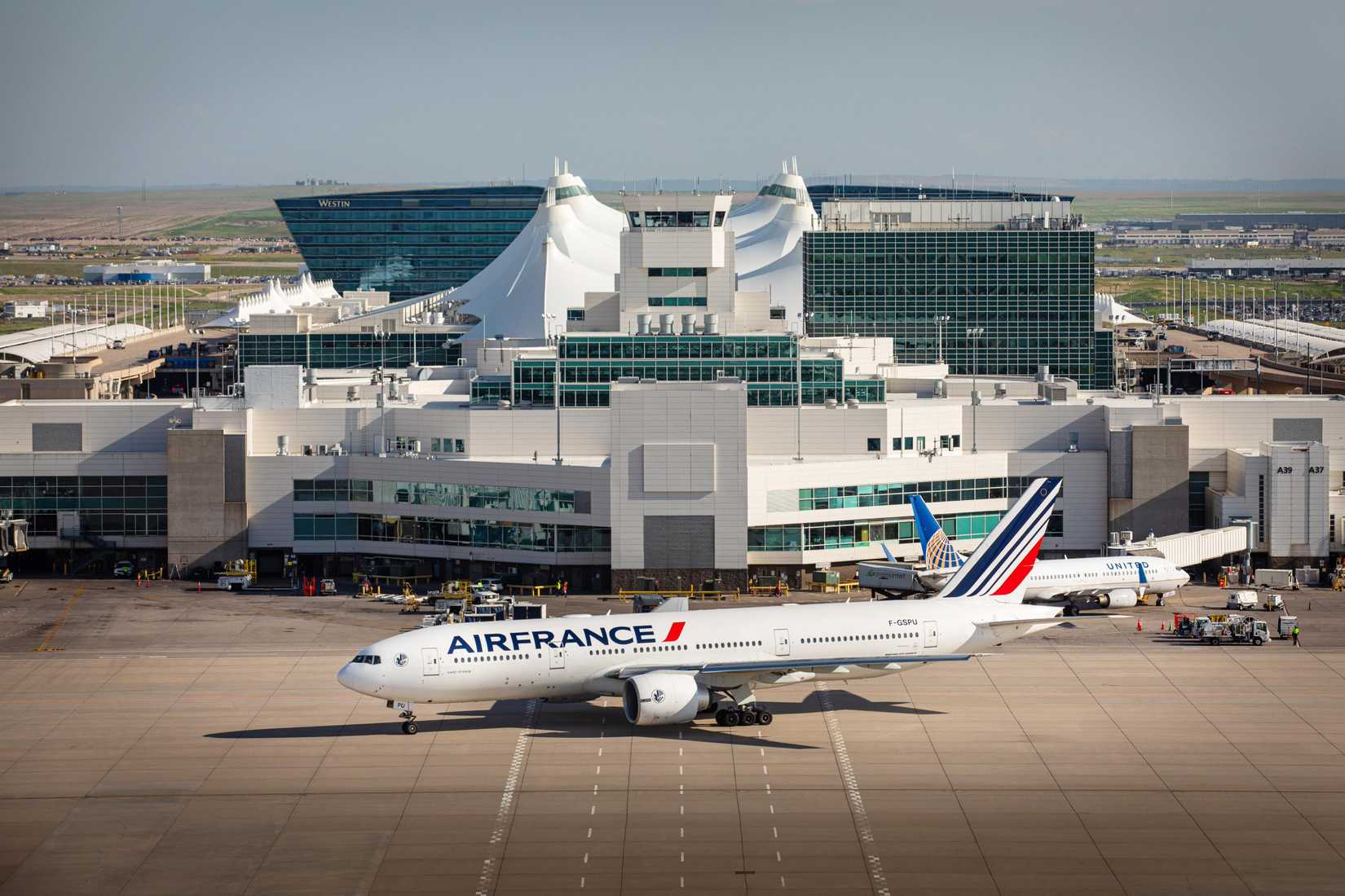 Did You Know? Denver International Airport Has 2 Gates Capable Of ...