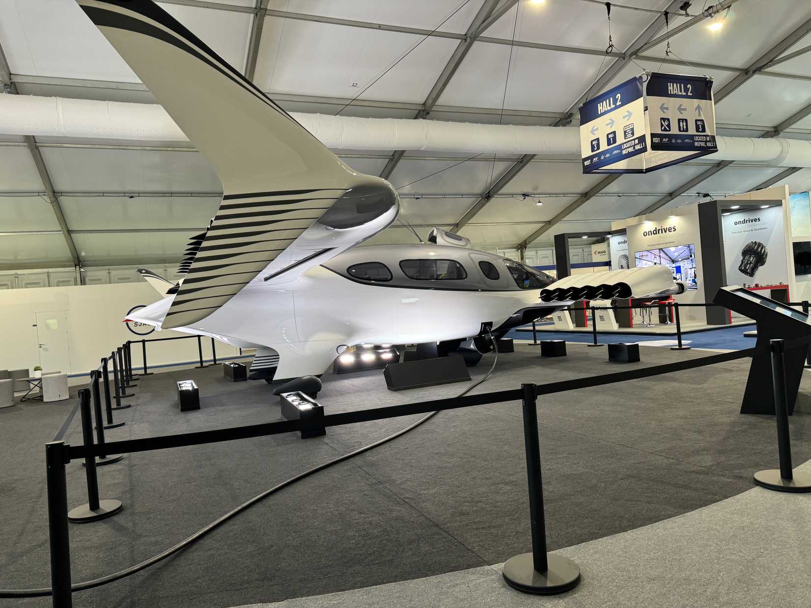 Lilium Unveils Full-Scale Model Of Its New eVTOL Jet At Farnborough ...