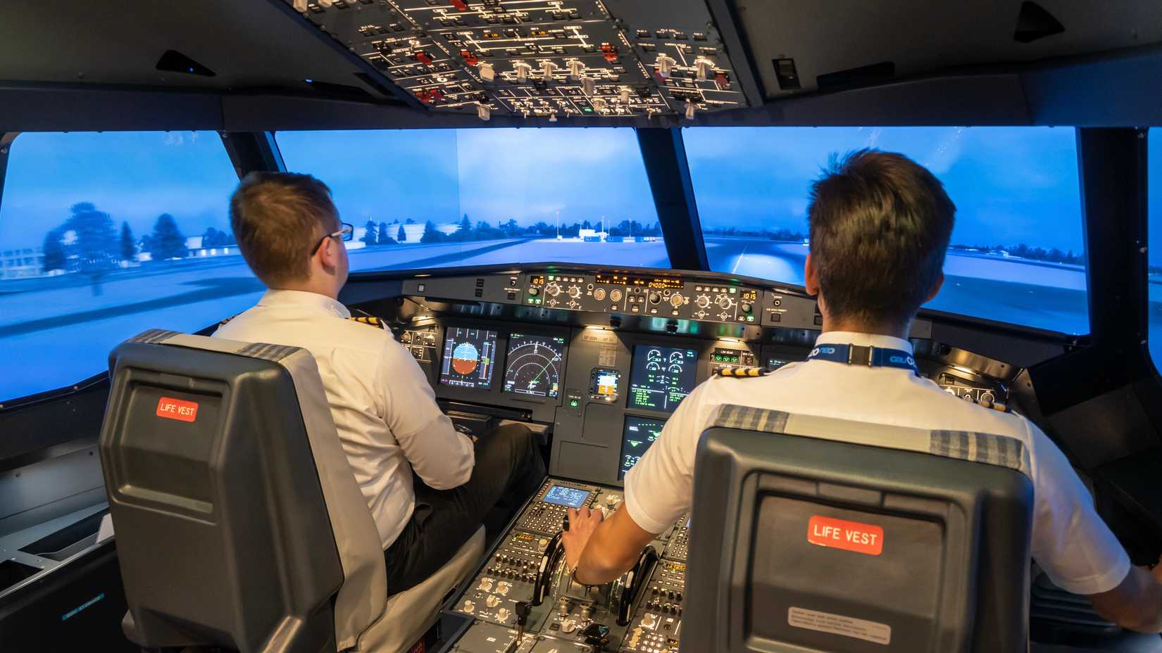 How Long Does It Take For New Pilots To Become Airline Captains?