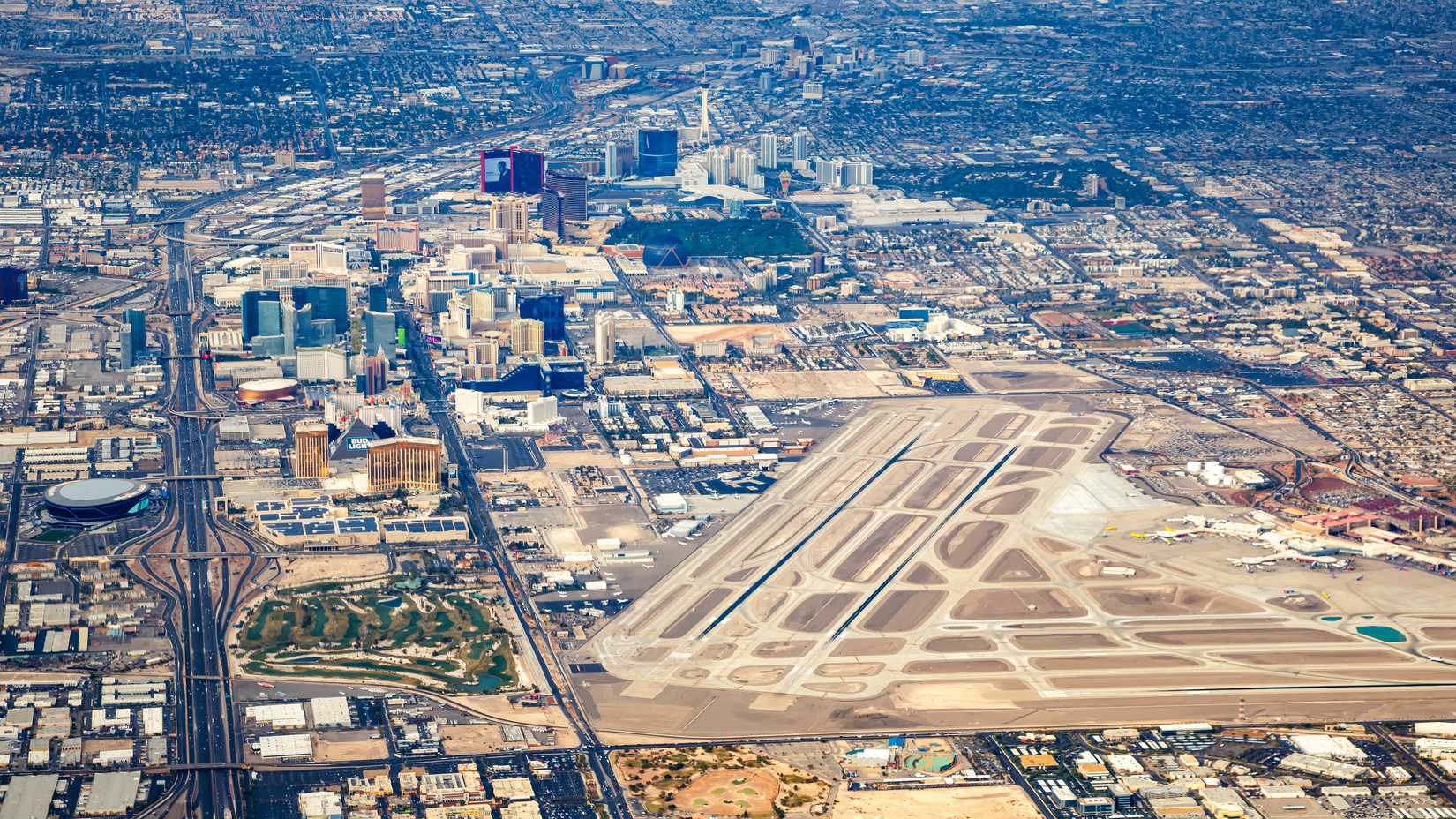 Top 5: These Are The Longest Commercial Airport Runways In The US