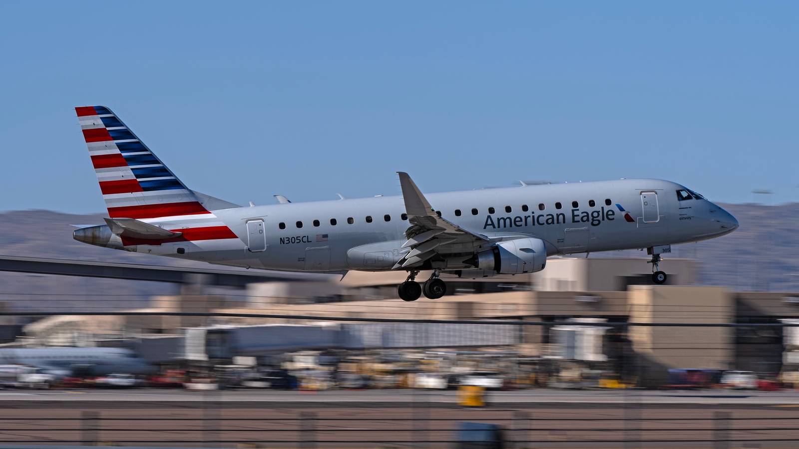 American Airlines Will Introduce Embraer E175 Service Between Phoenix ...