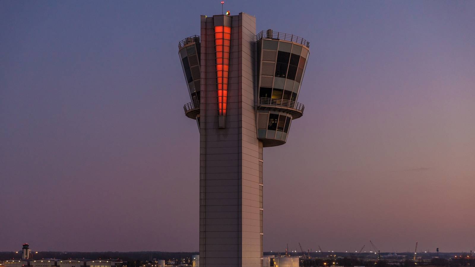 "No Other Place On The Planet": Why The FAA Forced Some Air Traffic ...