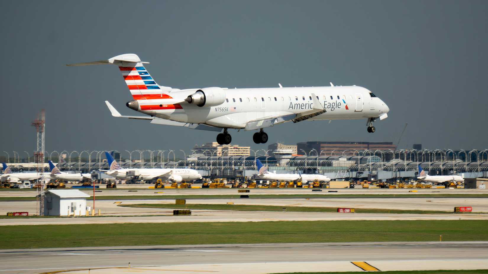 Which US Commuter Airlines Have Frequent Flyer Programs?