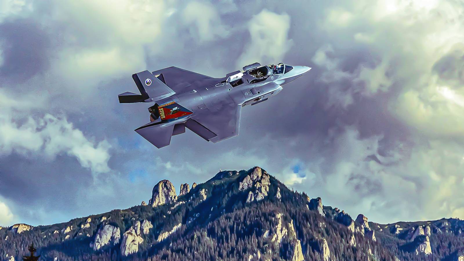 How Does The F-35’s Distributed Aperture System Improve Pilot ...