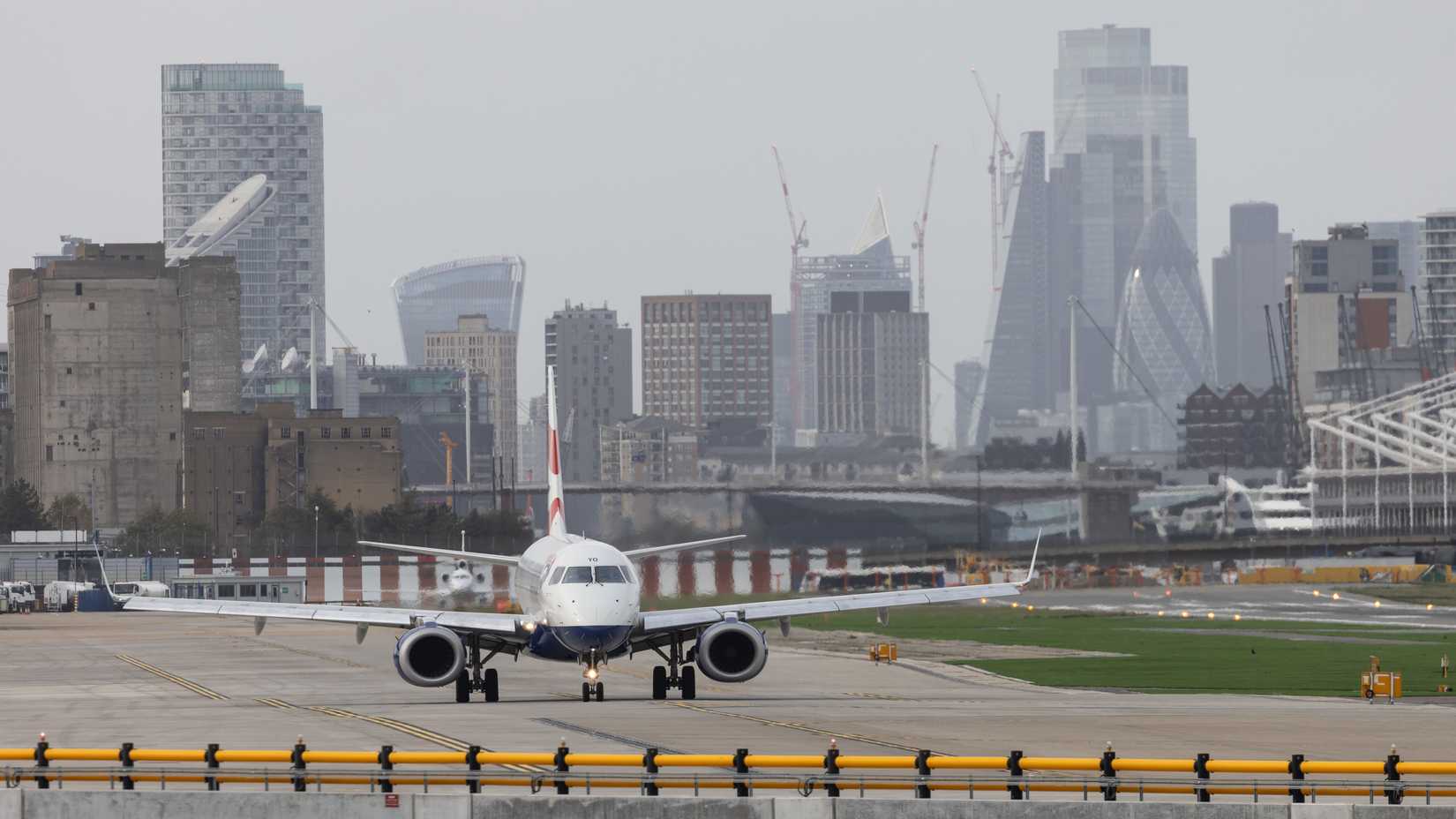 What Are The Steep Approach Rules That Dictate Operations At London ...