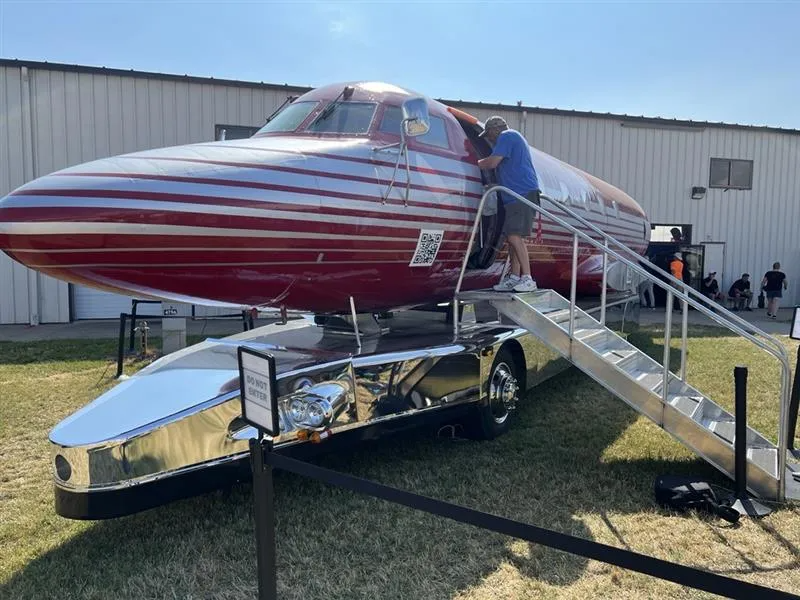 The Unique Aircraft Owned By Elvis Presley
