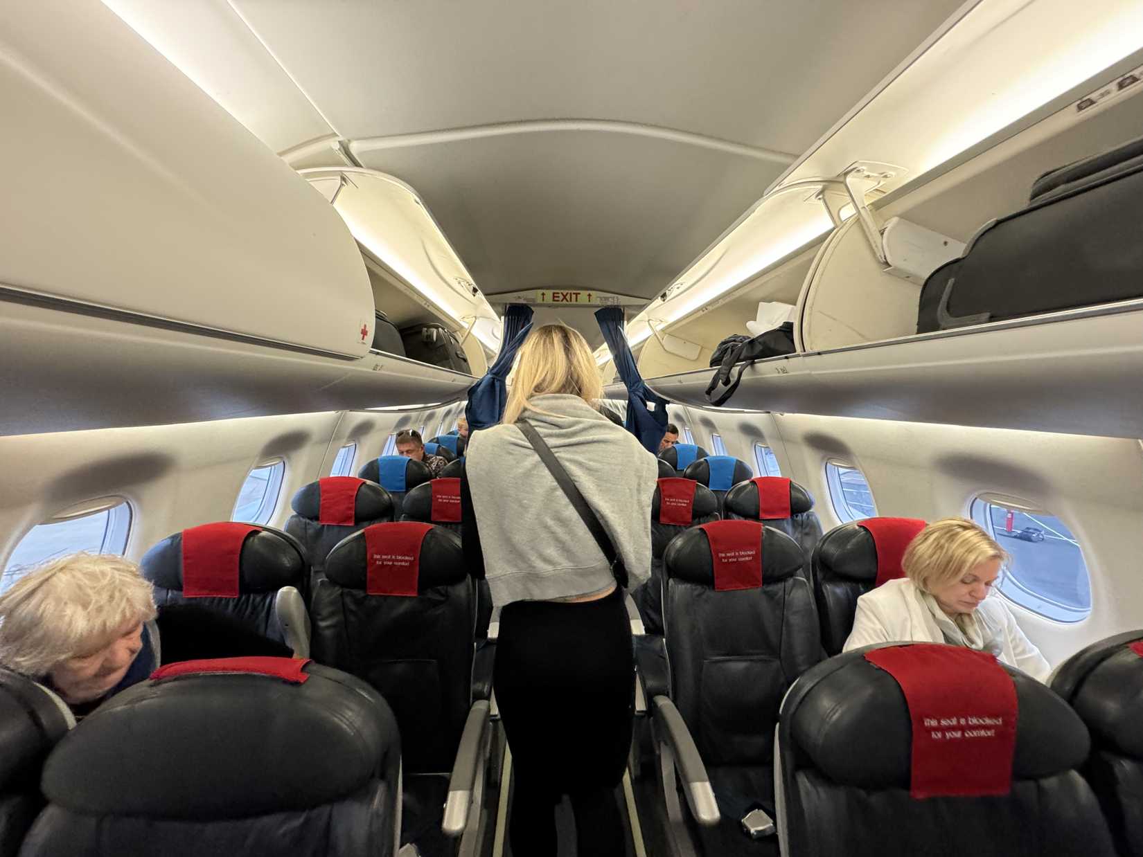 Flight Review: LOT Polish Embraer E190 Economy Class From London City ...