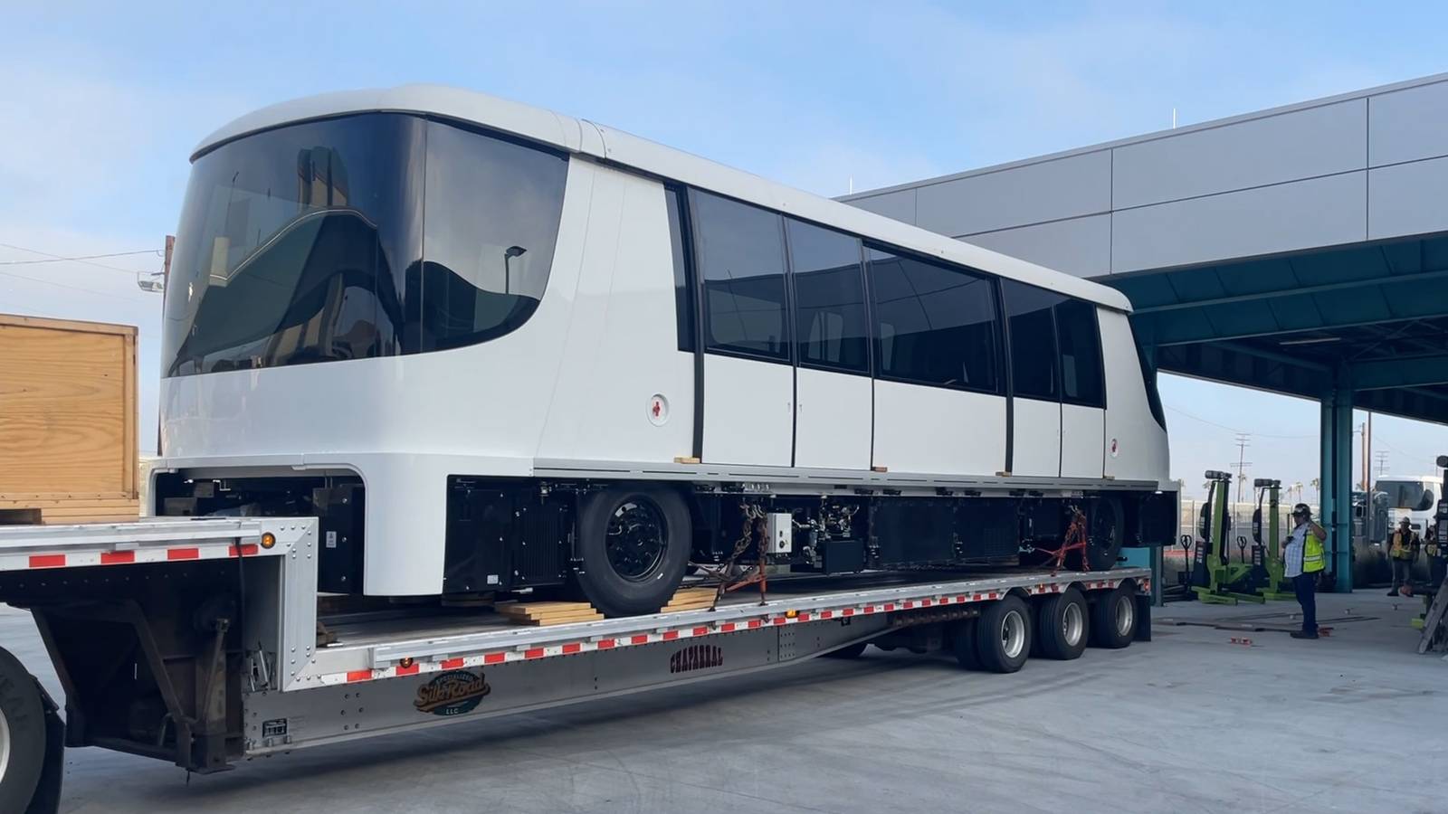 LAX Receives Final 4 Cars For Automated People Mover