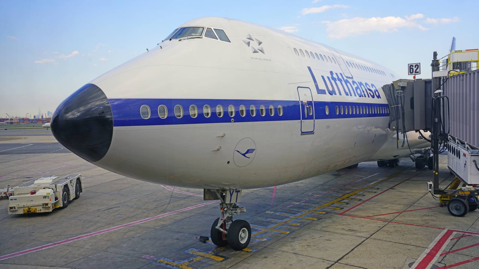 Lufthansa Opens Elegant New 6,458 Square Foot Lounge At Newark Liberty ...