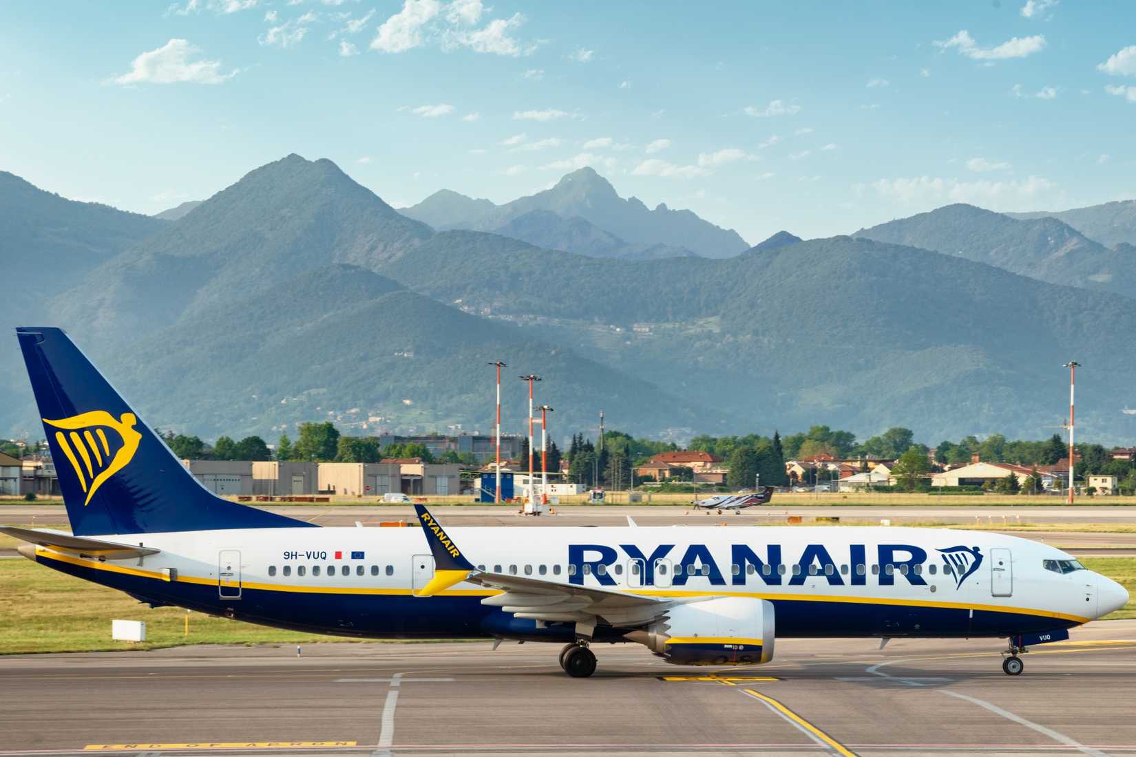 Network Knowledge: These Are easyJet & Ryanair's Longest Routes This Month