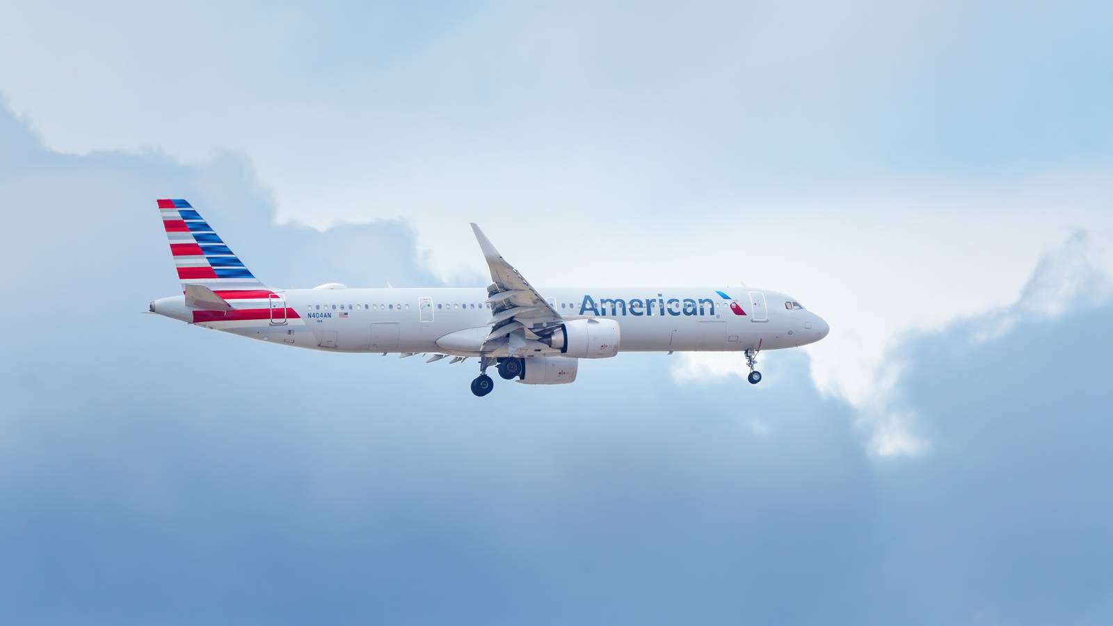 Flight Review: American Airlines Airbus A321neo Main Cabin From Miami ...