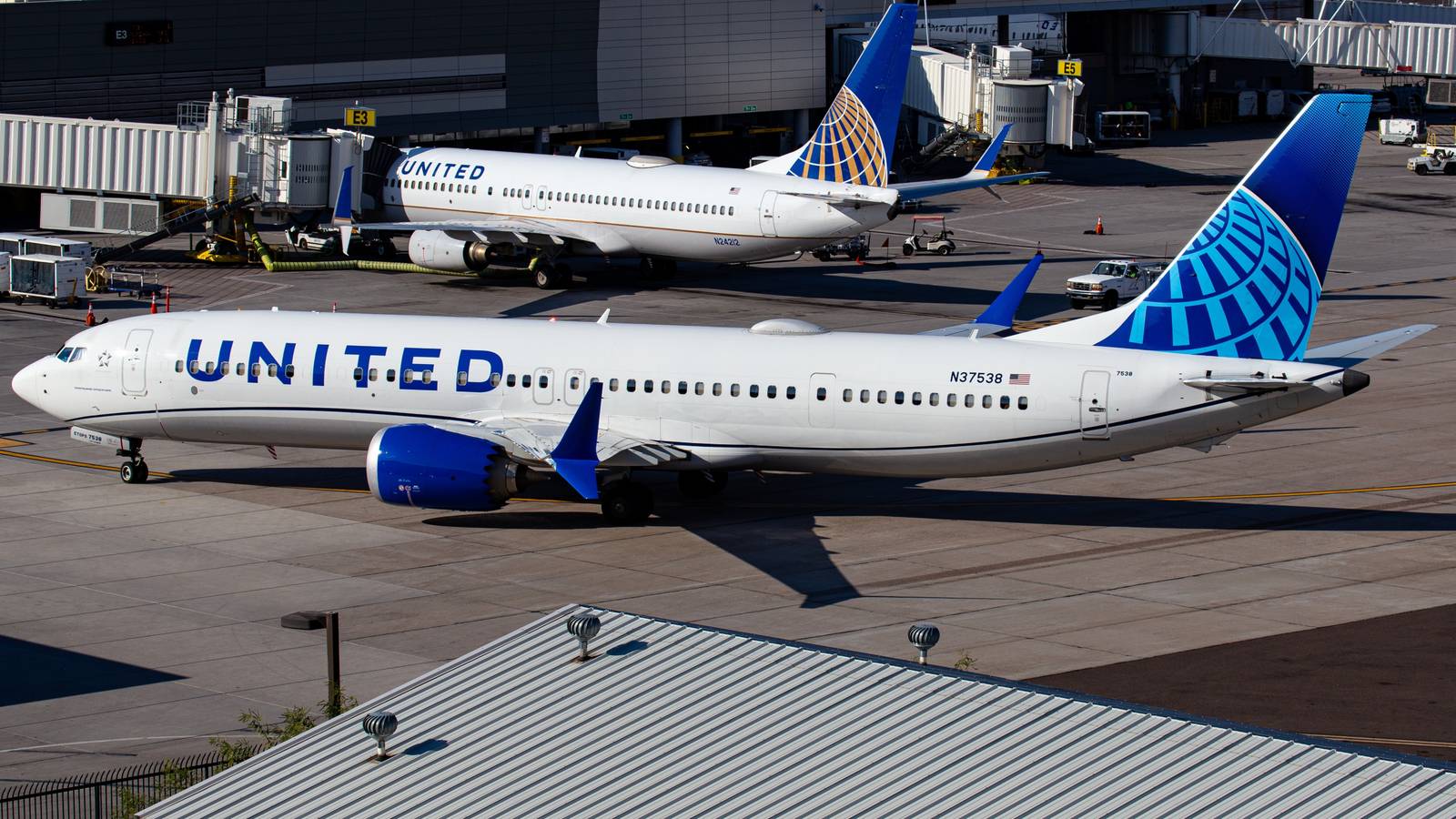 United Airlines Hosts 16th Annual Plane Pull Competition For Special ...