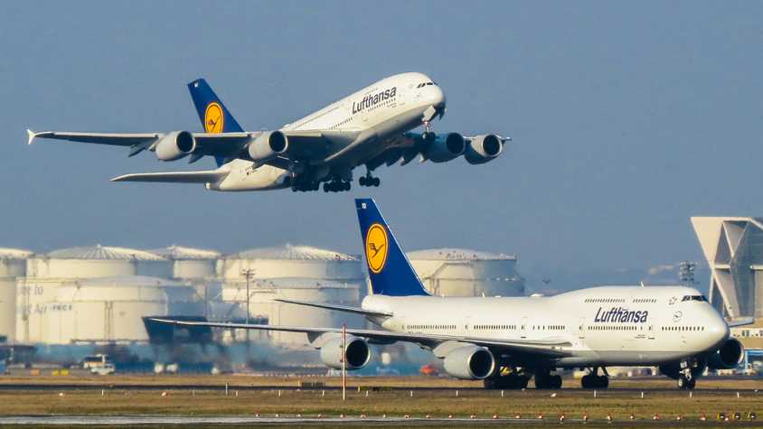 Why Have There Only Been 2 Major Double Decker Airliners?