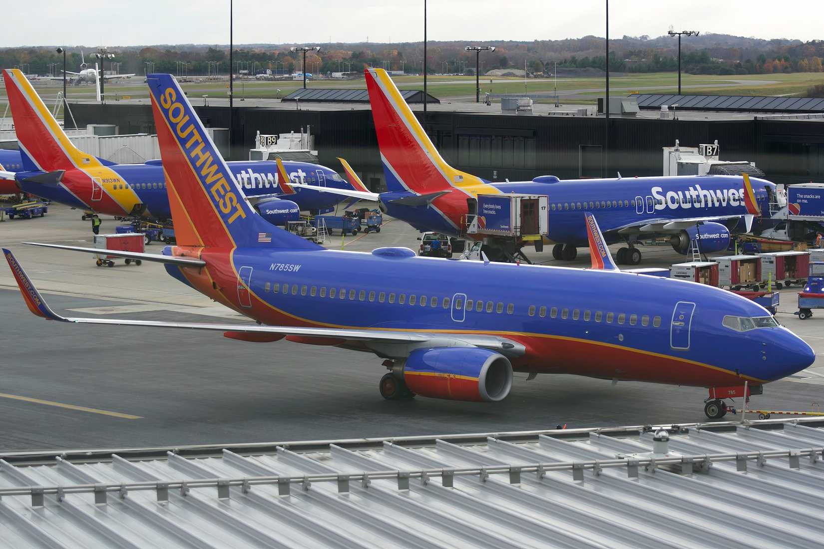 how many 737 700 does southwest have