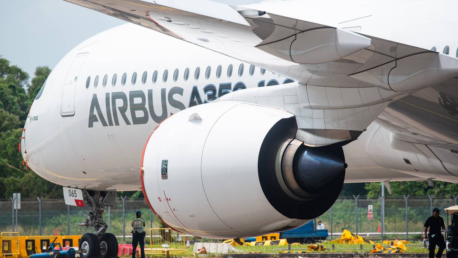 EASA Says Cleaning Process May Be Cause Of Cathay Pacific Airbus A350 ...