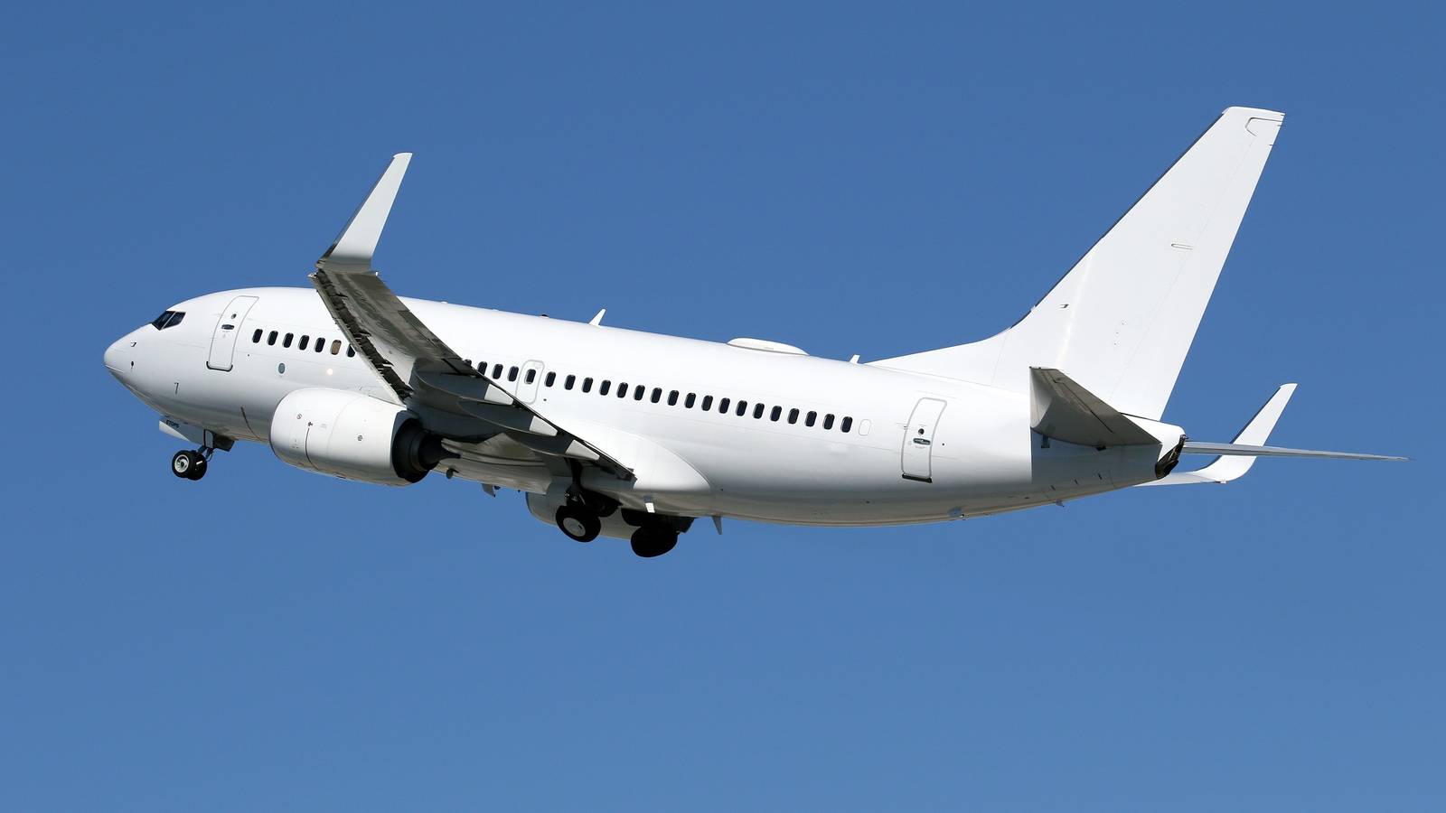 Boeing Finalizes 737 NG Blanking Software Update With An AD From The FAA