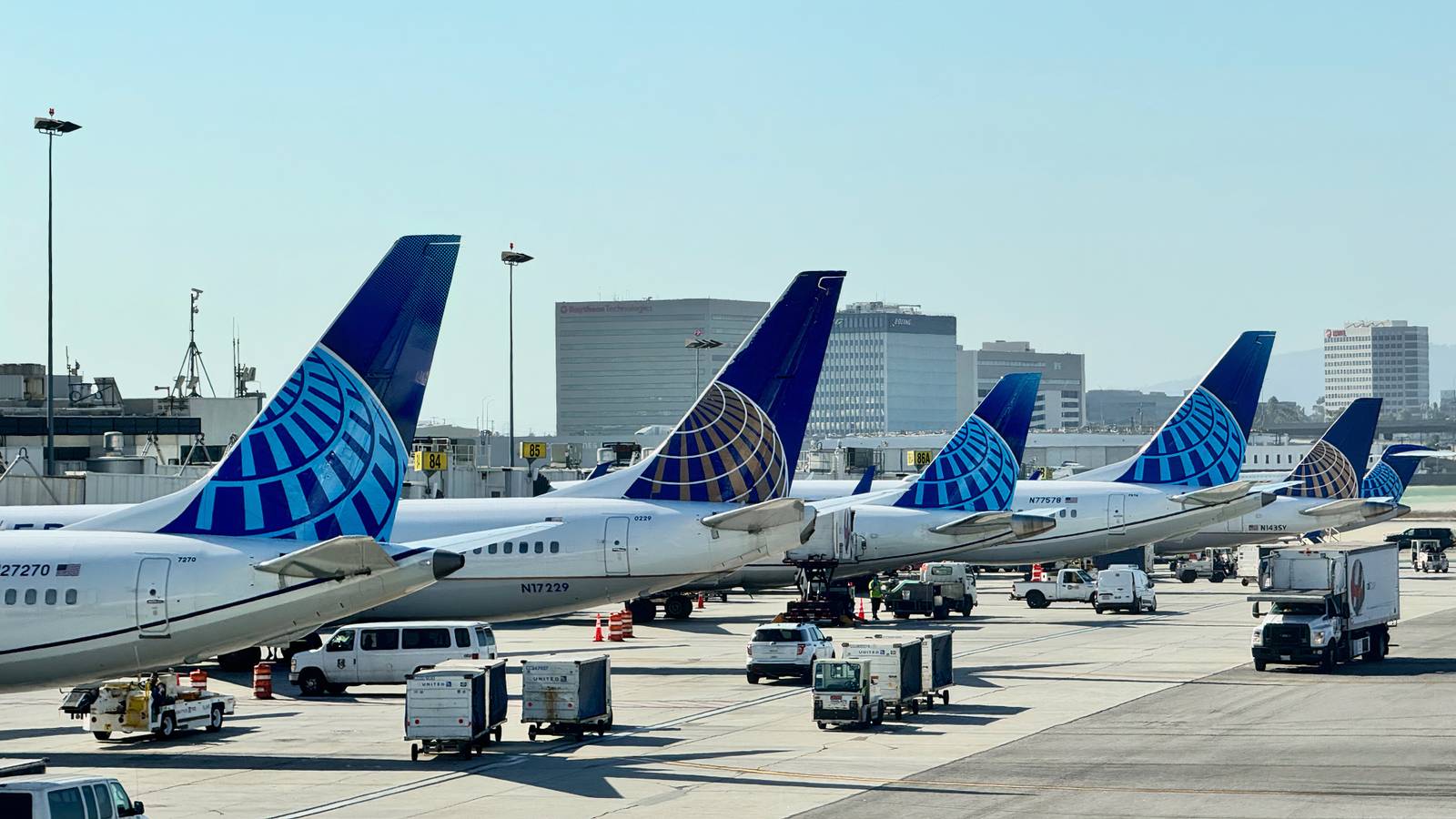 Flight Review: United Airlines Boeing 737 MAX 9 Signature Interior ...