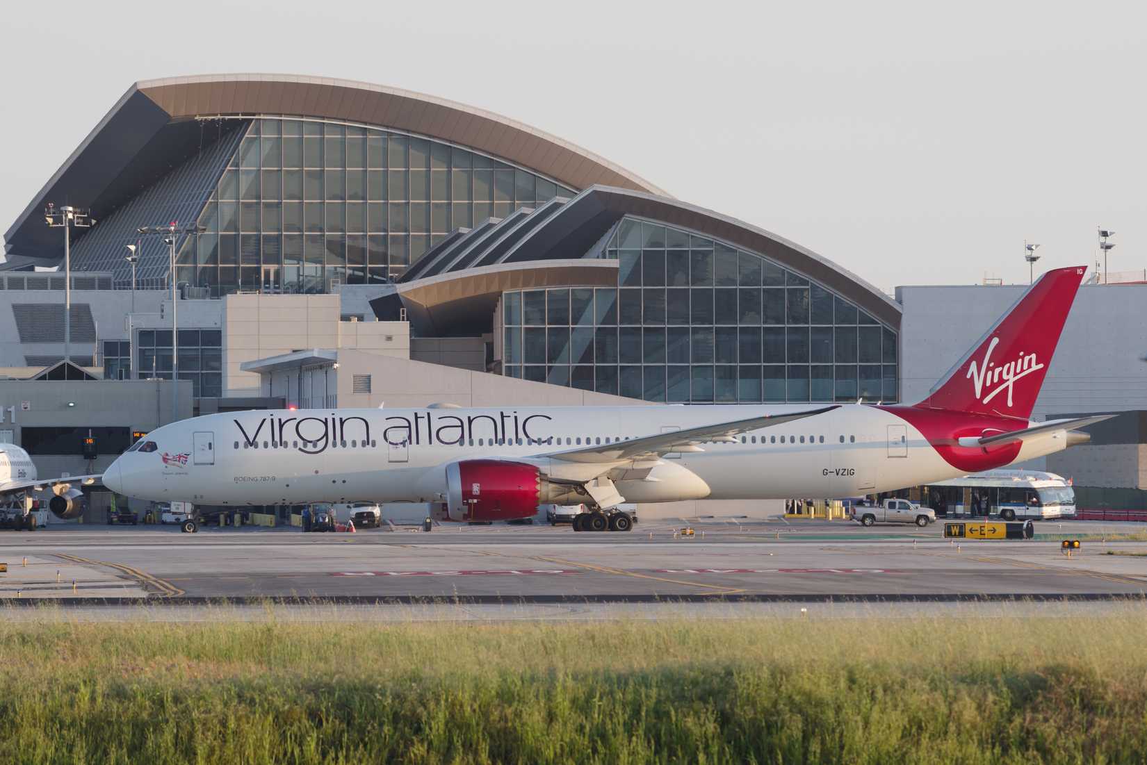 AAIB: Missing Wing Walkers Led To British Airways Airbus A350 & Virgin ...