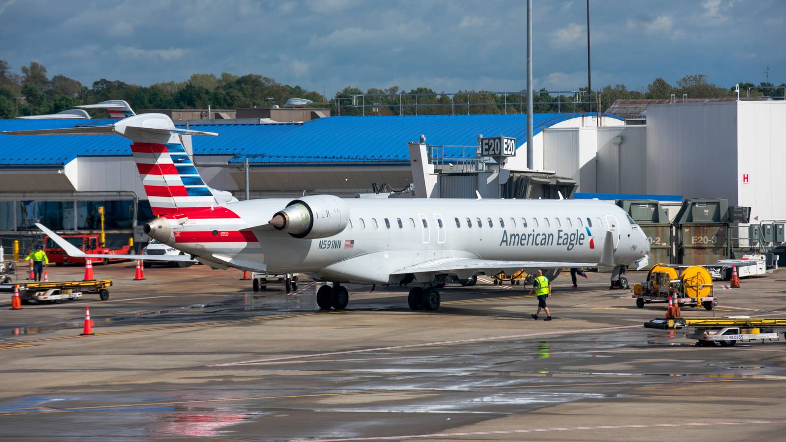 Phased Deliveries: PSA Airlines To Add 14 Bombardier CRJ900s To Fleet