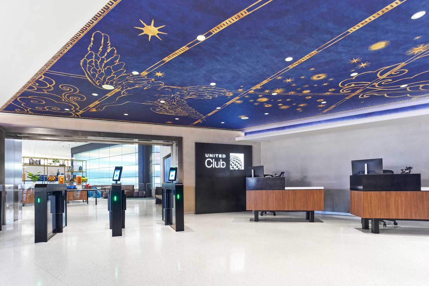 What Does Domestic First Class Look Like At The 'Big Three' US Airlines?