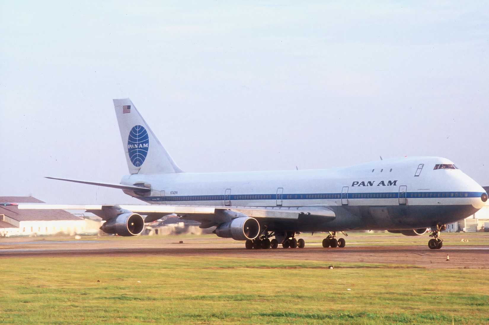 Which Boeing 747 Variant Was Used As The Shuttle Carrier Aircraft?