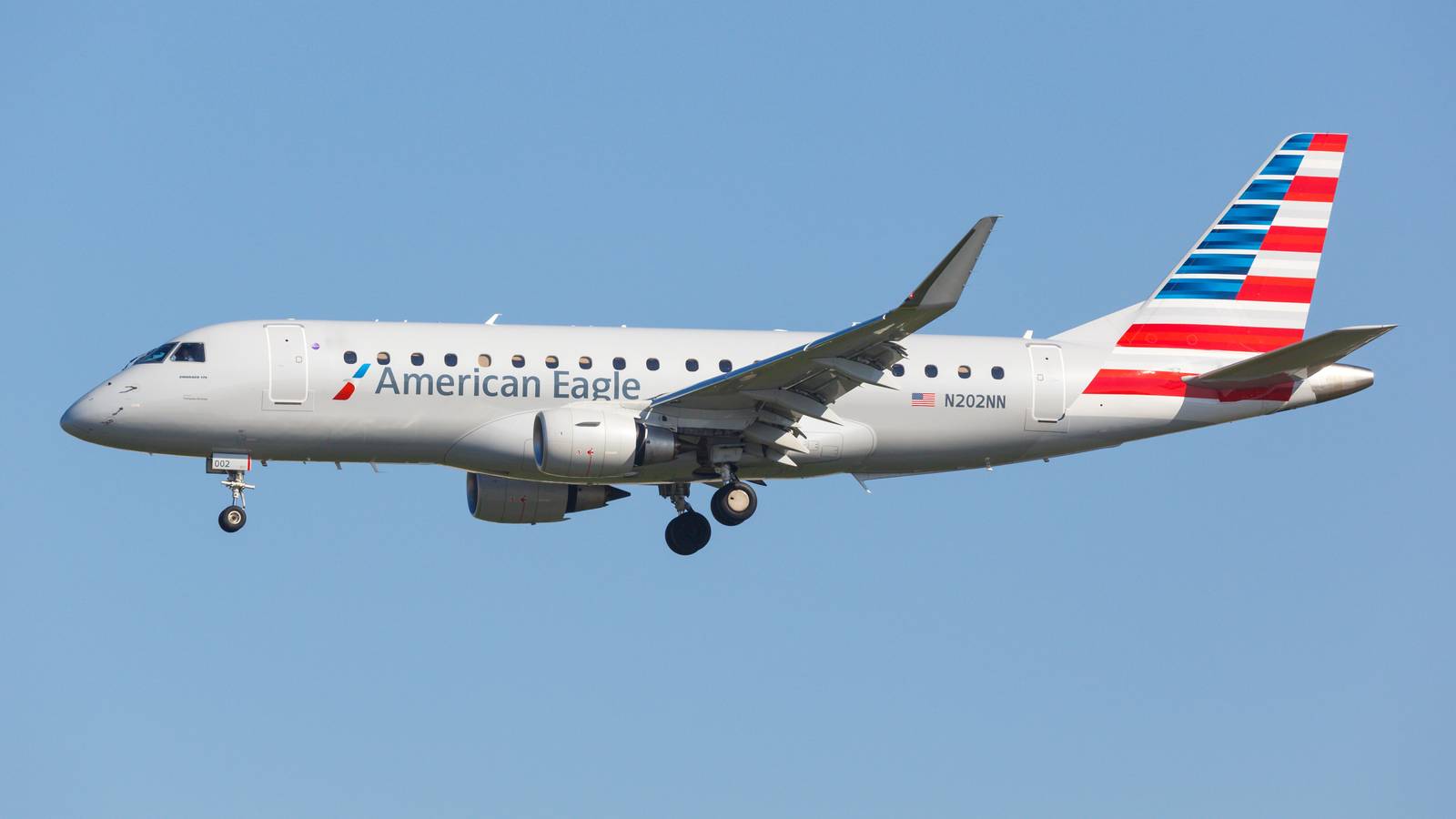 American Airlines Pilots Perplexed After Witnessing "Super Bright" UFOs ...