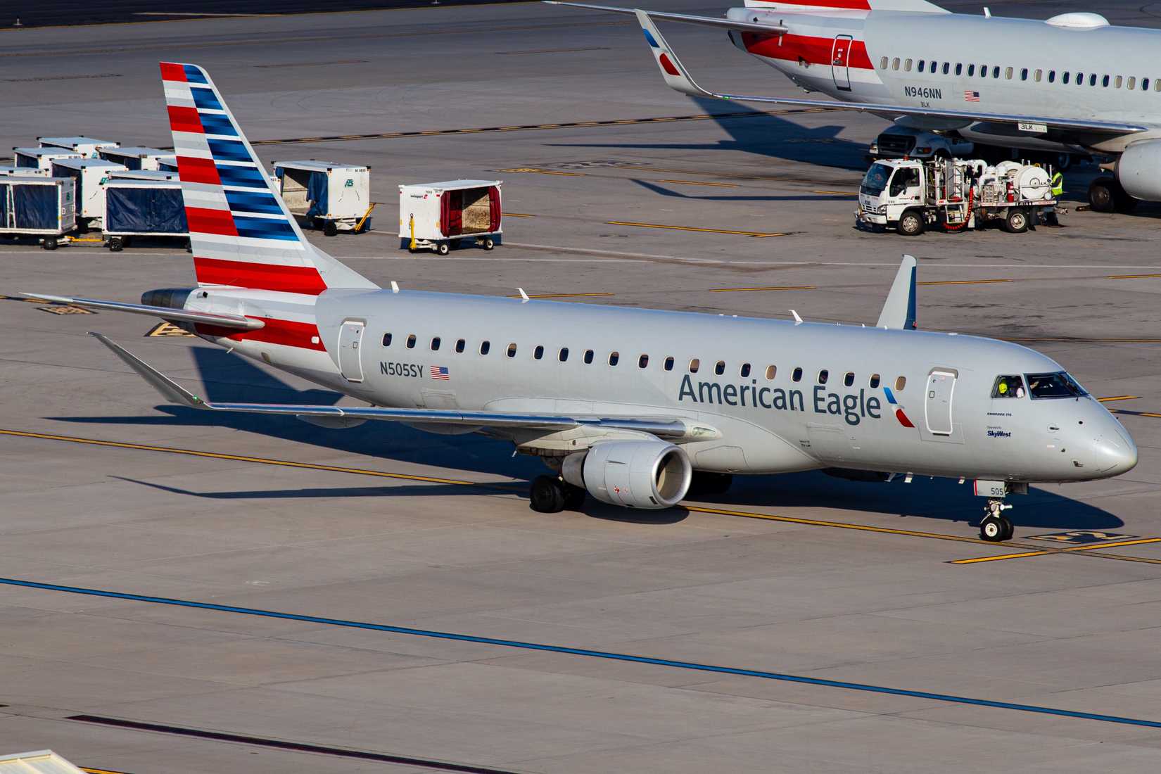 American Airlines Adds Twice Daily Embraer E175 Flights Between Chicago ...