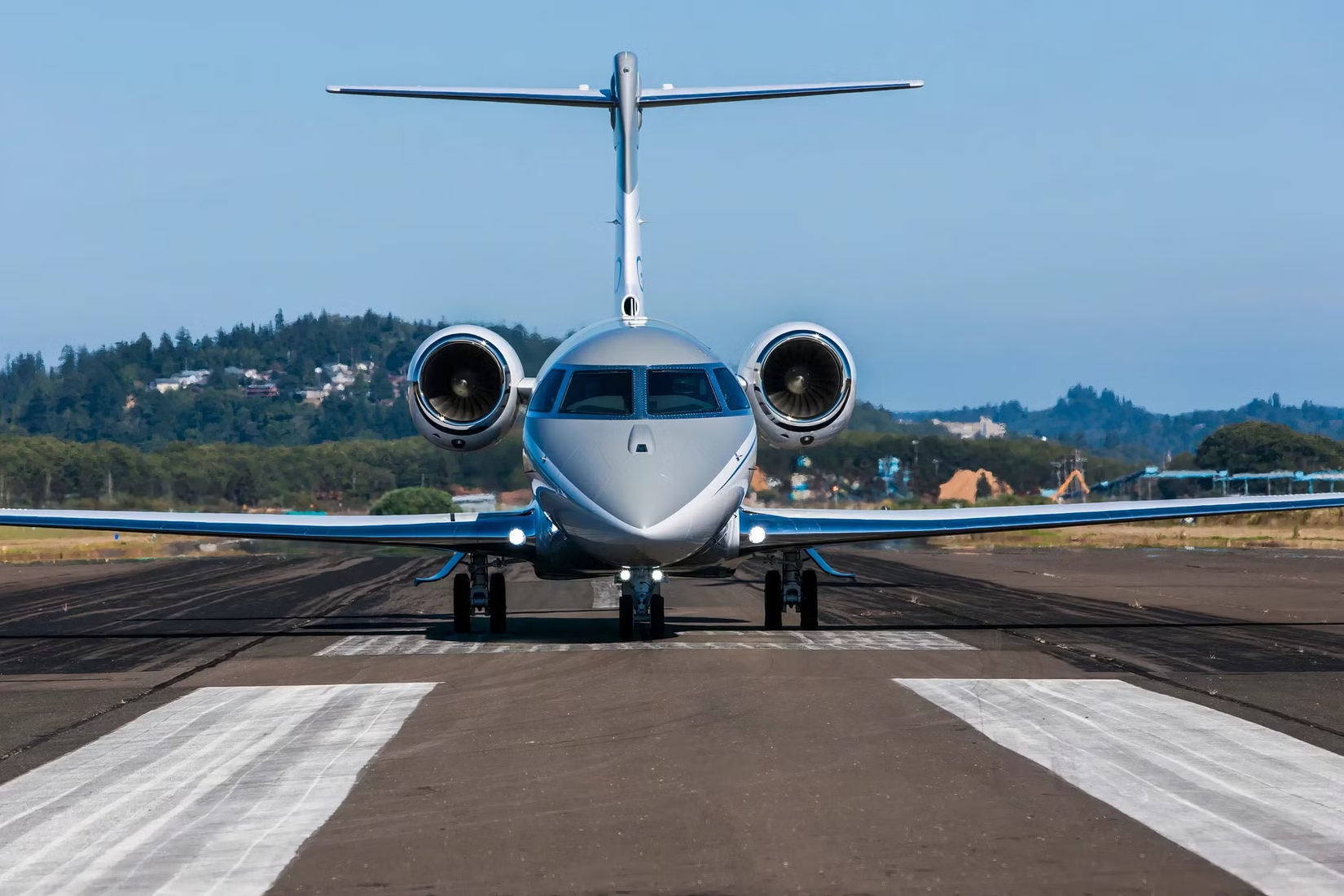 How Far Can The Gulfstream G280 Fly?