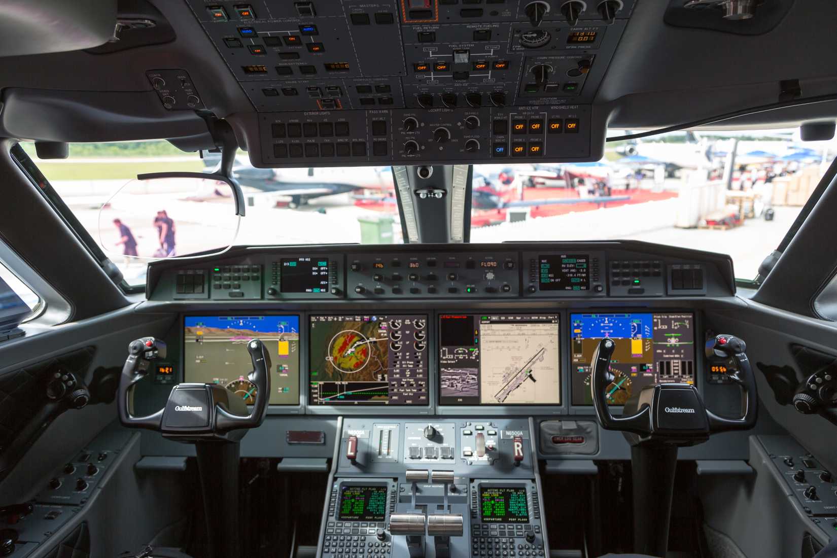 Gulfstream’s Latest Offerings: A Look At The G700 And G800