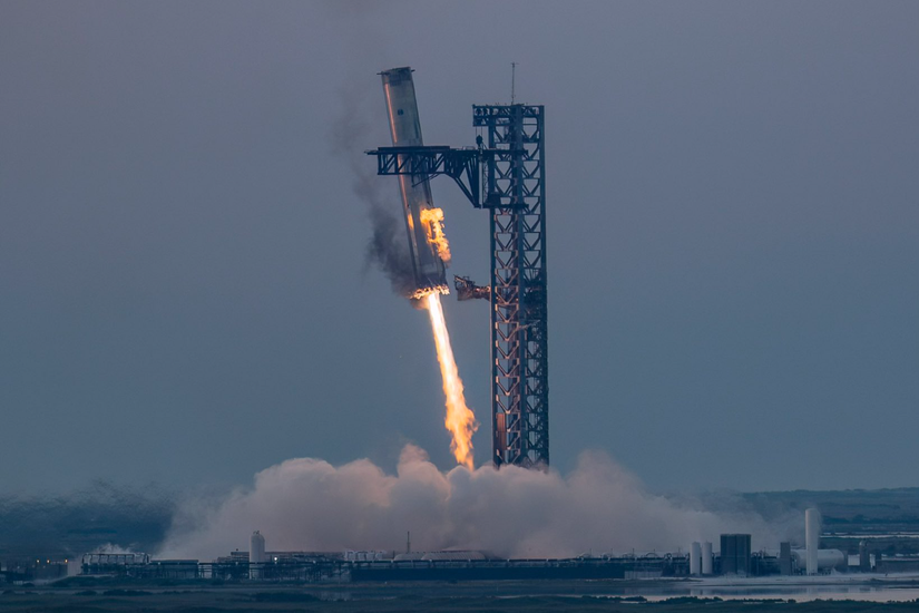 SpaceX Launches Super Heavy-Starship On 6th Test Flight With Trump In ...
