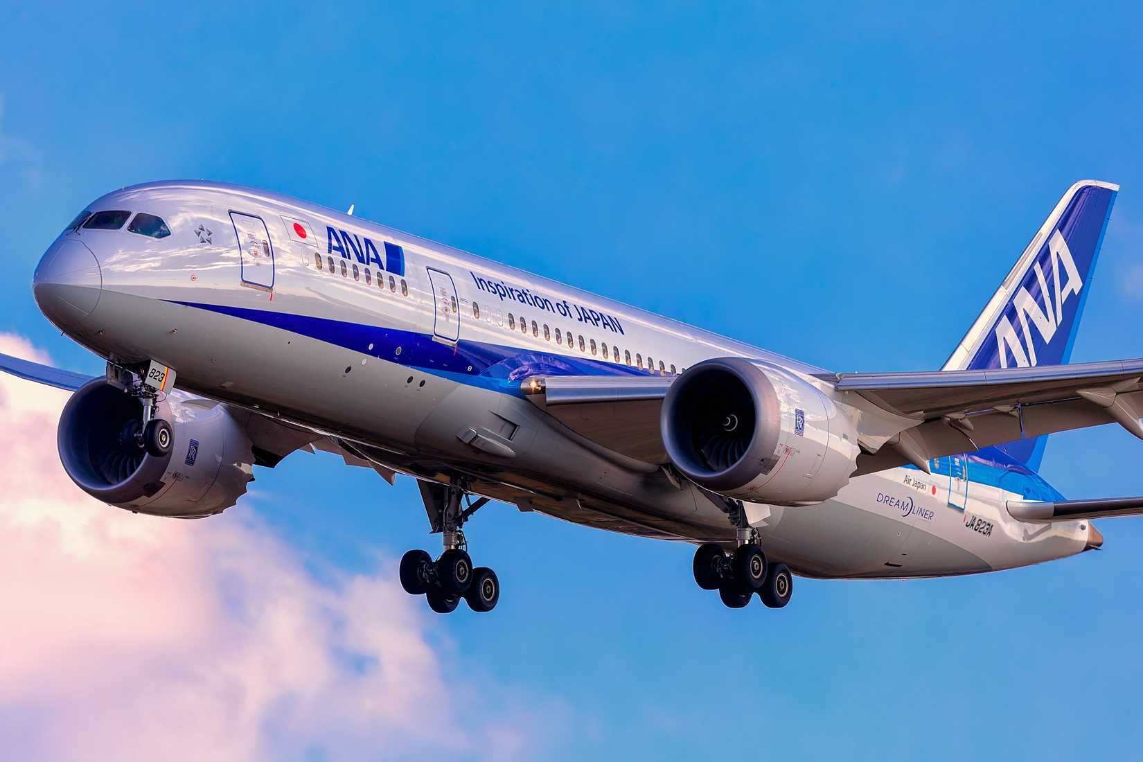 Houston-Bound ANA Boeing 787-9 Diverts To Seattle After Passenger Tried ...