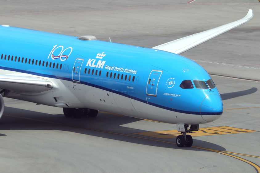 Hydraulic Failure Causes KLM Boeing 737 To Veer Off Runway On Landing ...