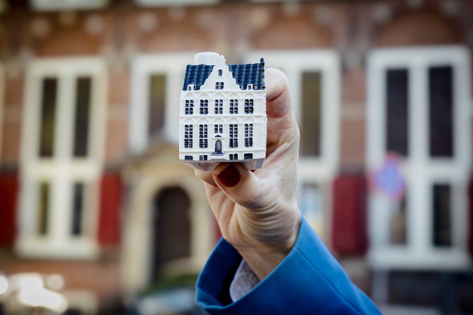 KLM Reveals Its 105th Delft House In Amsterdam