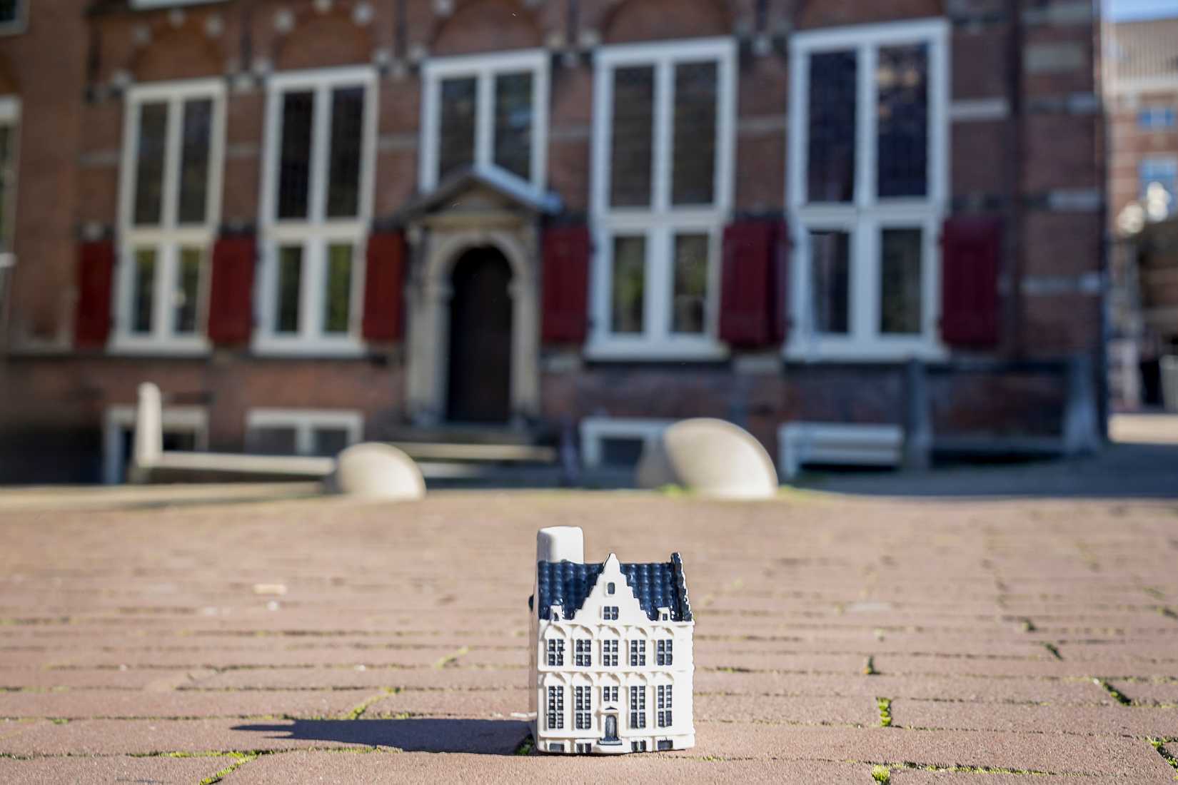 KLM Reveals Its 105th Delft House In Amsterdam
