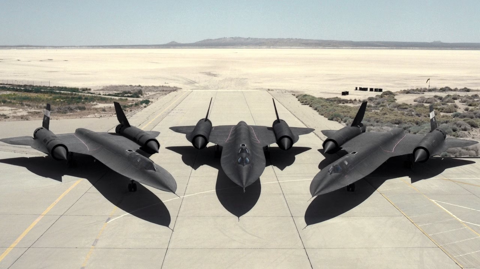 What's The Difference Between Tactical & Strategic Reconnaissance Aircraft?