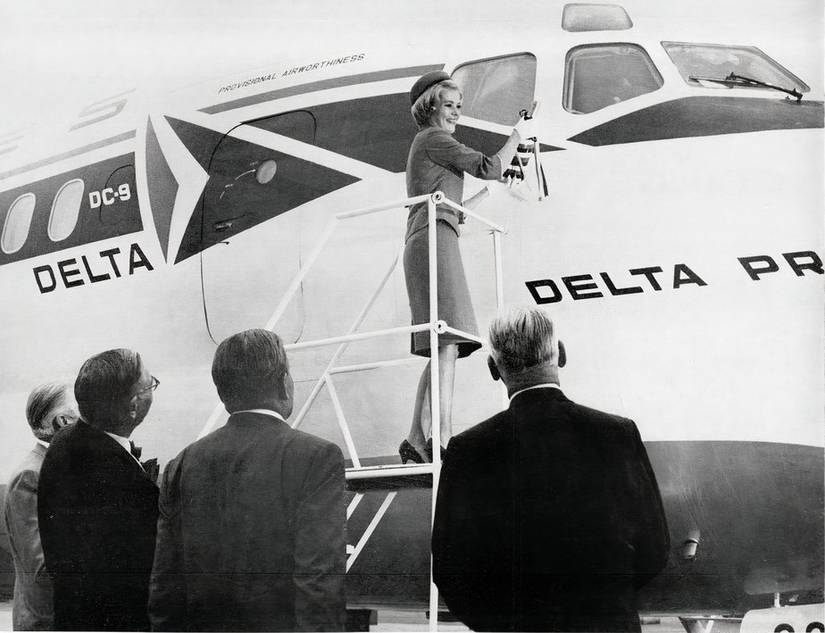 McDonnell Douglas DC-9: 5 Fast Facts About The Rear-Engined Twinjet