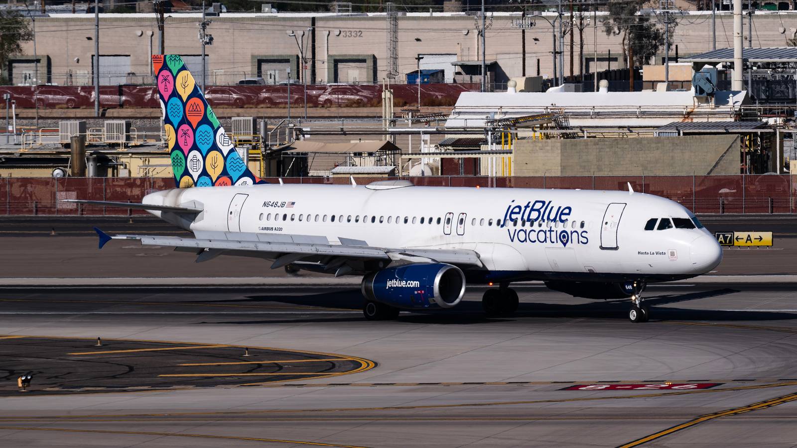 JetBlue Airbus A320 Halts Taxi At Chicago O'Hare After Luggage ...