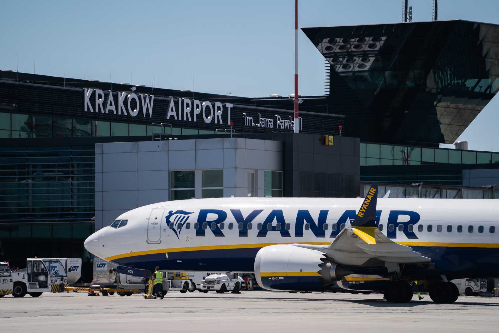 5 Differences Between Ryanair & Ryanair UK