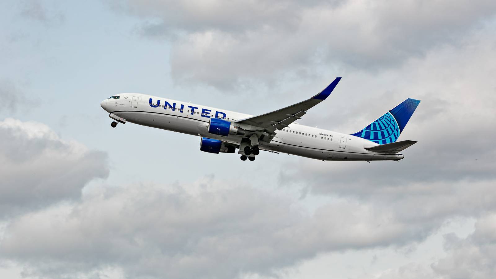 United Airlines Reduces Daily London Flights From Los Angeles ...