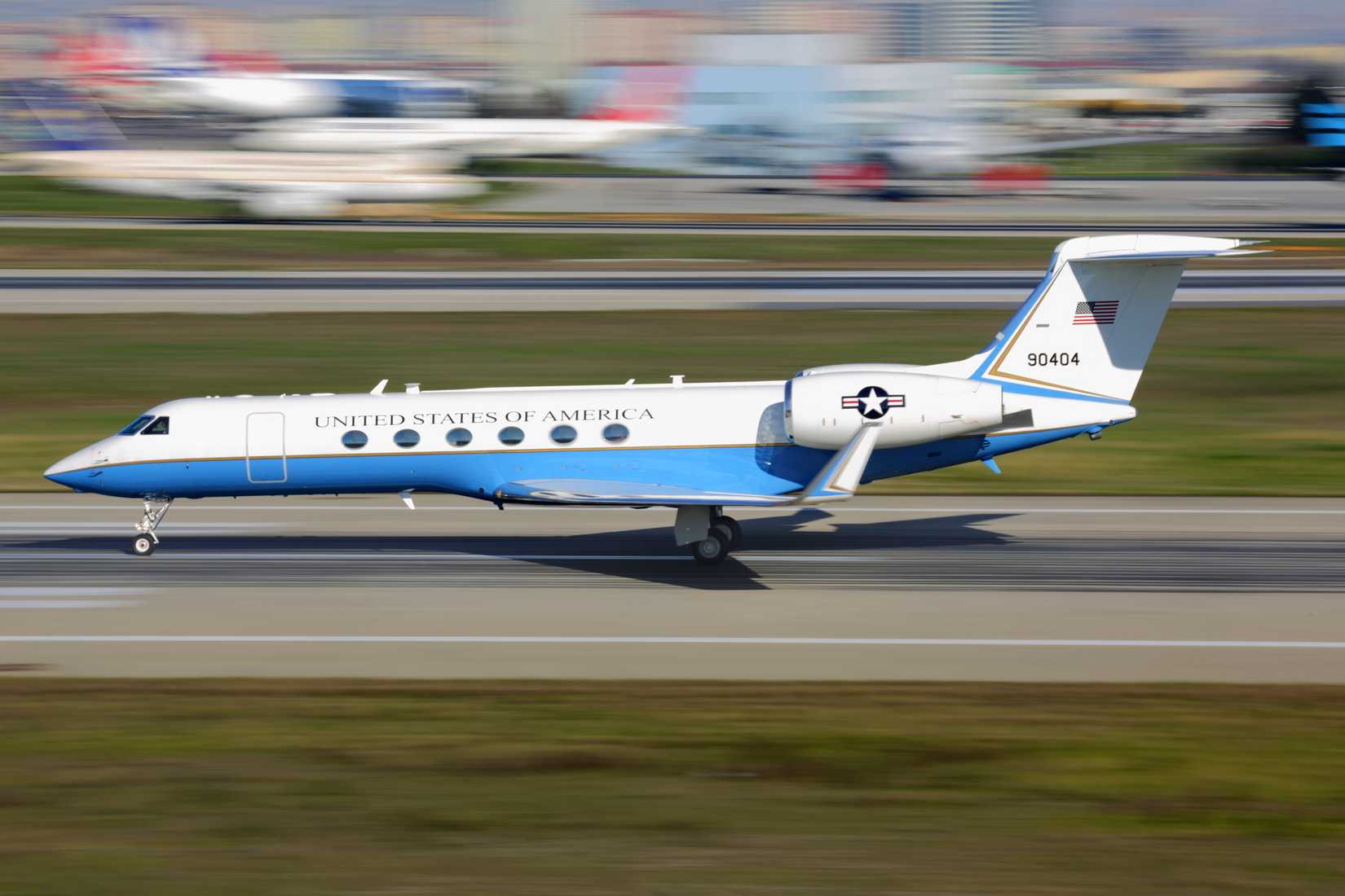 What To Know About The US Military's C-20 & C-37 Gulfstream Fleet