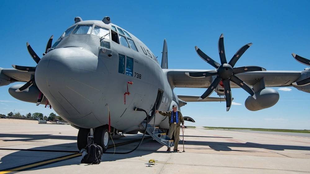 Does USAF Need A Smaller Airlifter Than The C-130?