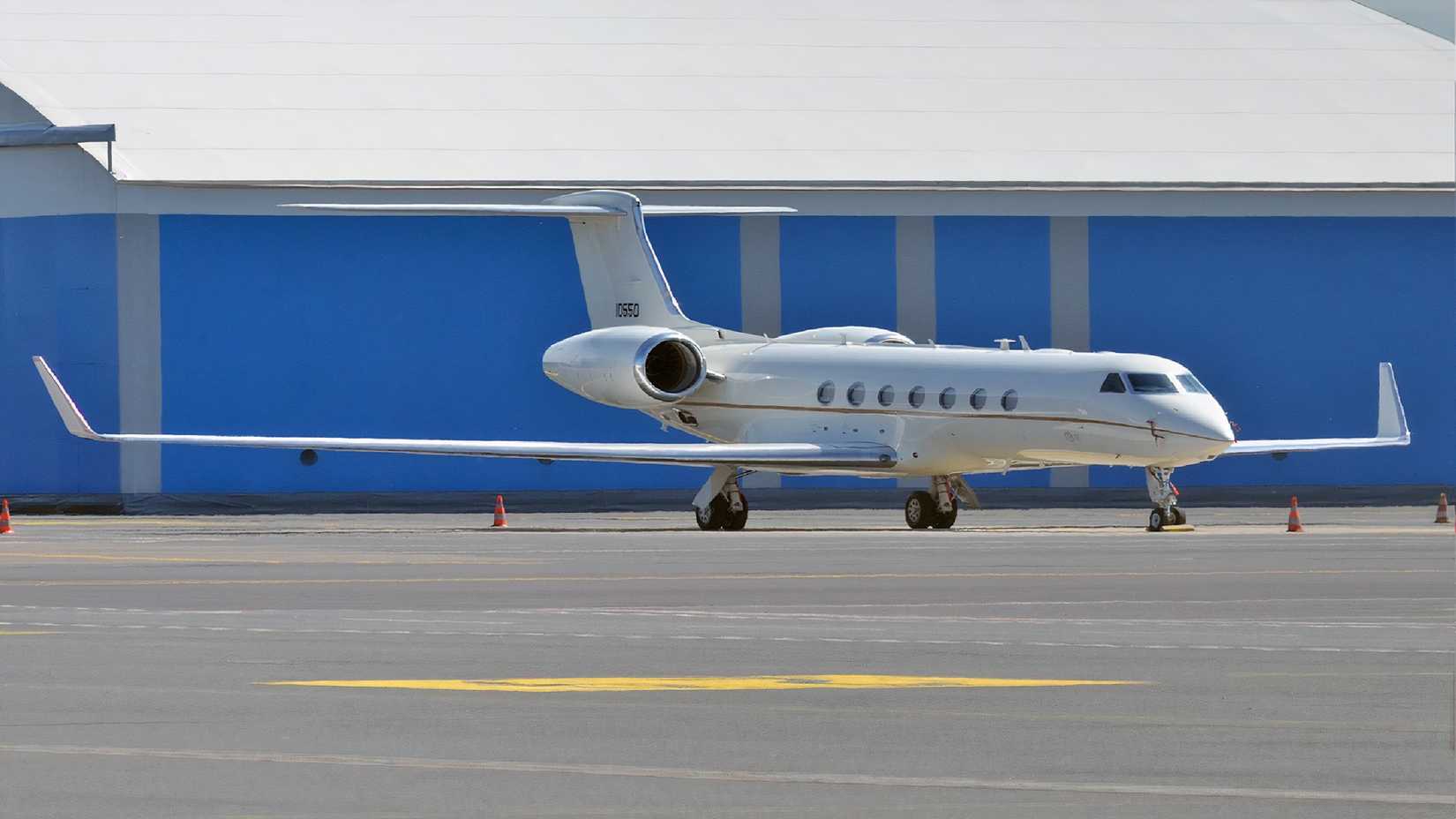 Gulfstream G550: A Look At The Private Jet That George Lucas Flies