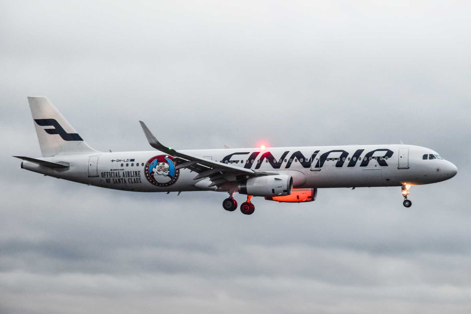 Which Airlines Have Painted Aircraft In Christmas-Themed Liveries Over ...
