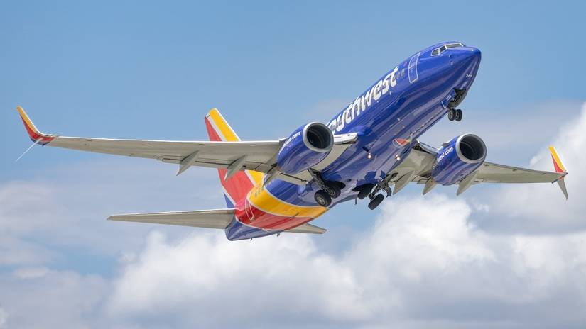 What's The Slowest Speed A Commercial Aircraft Can Safely Fly At?