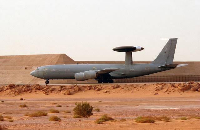 What Is The Difference Between The US Air Force E-8C JSTARS And The E-3 ...