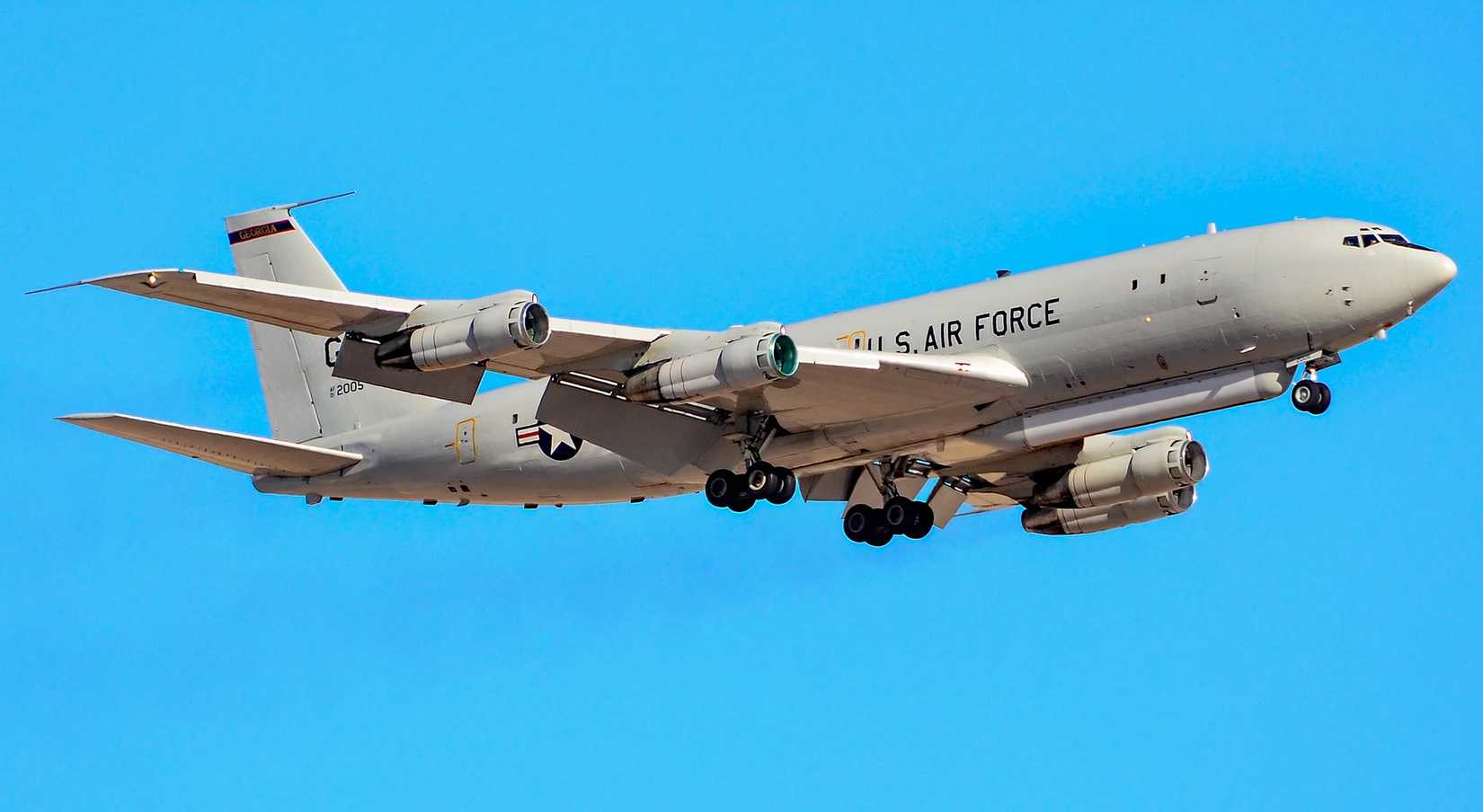 What Is The Difference Between The US Air Force E-8C JSTARS And The E-3 ...