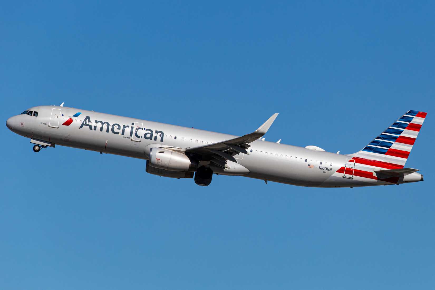 American Airlines Grounds Airbus A321 After Engine Reverser Liner ...