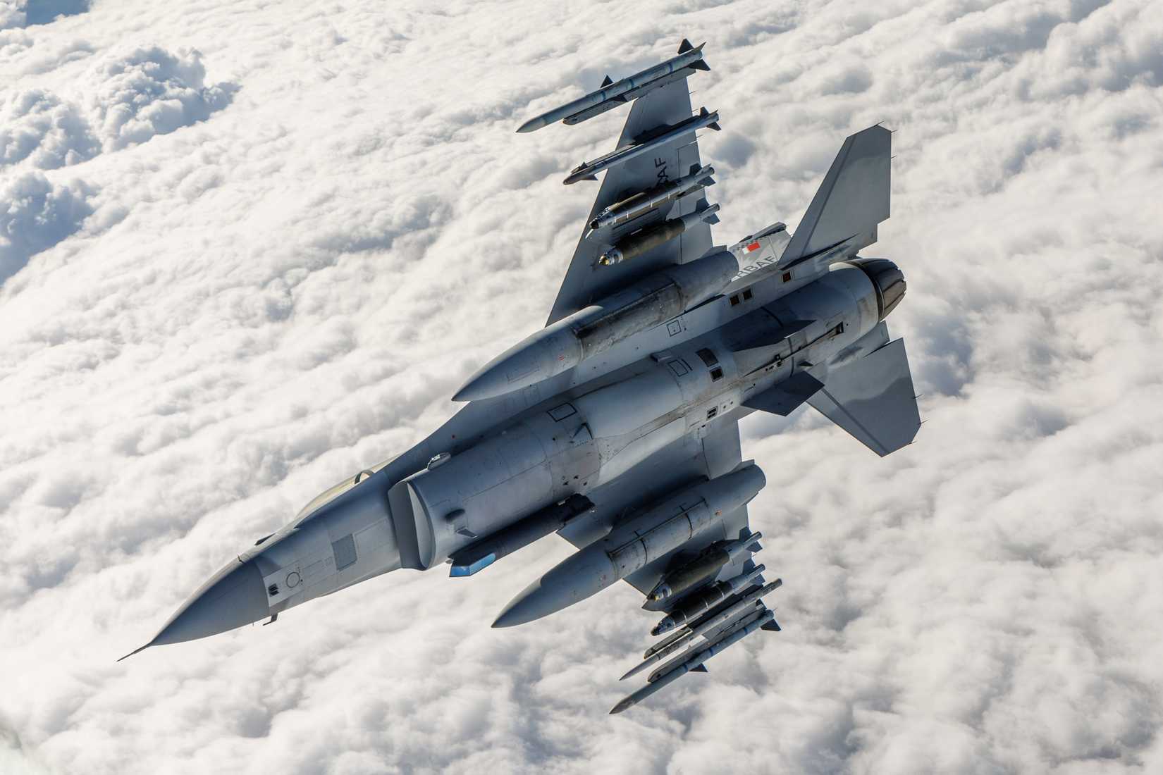 What Sets The F-16 Block 70 Apart From Other International Fighter Jets?
