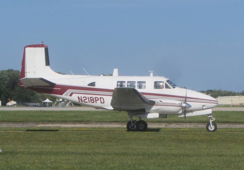 The Beechcraft Queen Air Series: Branching The Twin Bonanza And The ...