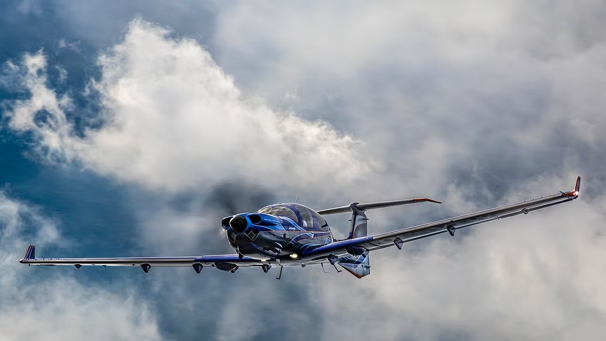 How Much Does A Diamond DA50 RG Cost?